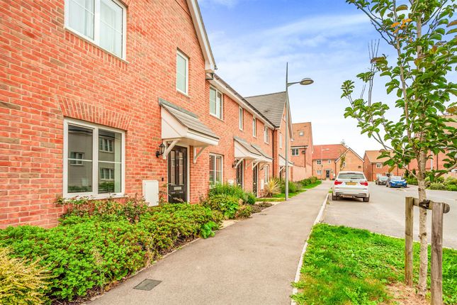 Tributary Lane, Faygate, Horsham RH12, 3 bedroom terraced house for ...