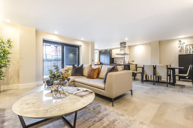 West Hill, Sanderstead, South Croydon CR2, 3 bedroom flat for sale ...