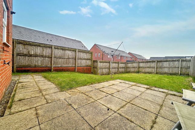 Wren Way, Kingsway, Rochdale OL16, 3 bedroom semi-detached house for ...