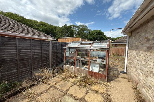 Mills Drive, Corton, Lowestoft NR32, 2 bedroom detached bungalow for ...