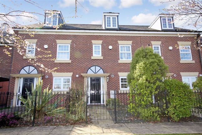 3 bed mews house for sale in Farington Court, Farington, Leyland PR25 ...