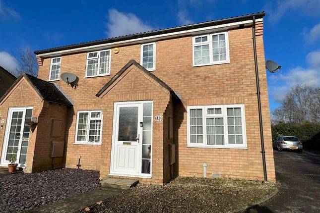 Alderwood, Chineham, Basingstoke RG24, 3 bedroom semi-detached house ...