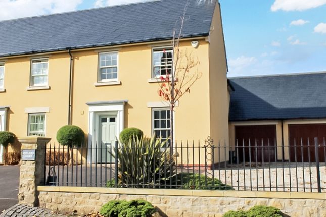Millers Court Sherborne Dorset Dt9 3 Bedroom End Terrace House To