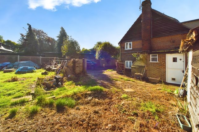 2 bed cottage for sale in East Street, Lilley, Luton LU2 - 69000165 ...