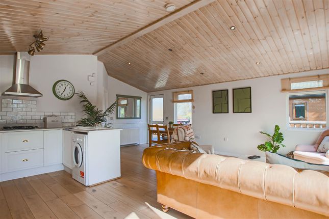 Mill Lane, Gisburn, Clitheroe BB7, 2 bedroom mobile/park home for sale ...