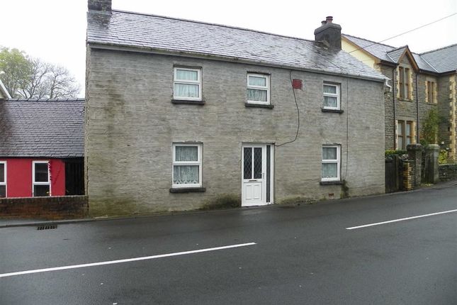 4 bed semi-detached house for sale in Heol Cennen, Ffairfach, Llandeilo ...