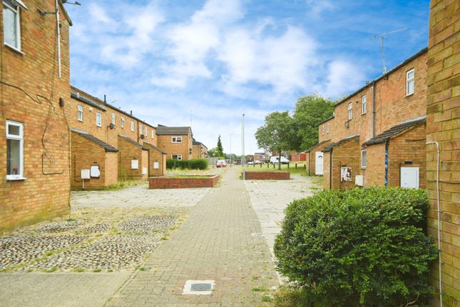 Ely Close, Toothill, Swindon SN5, 1 bedroom flat to rent - 70445734 ...