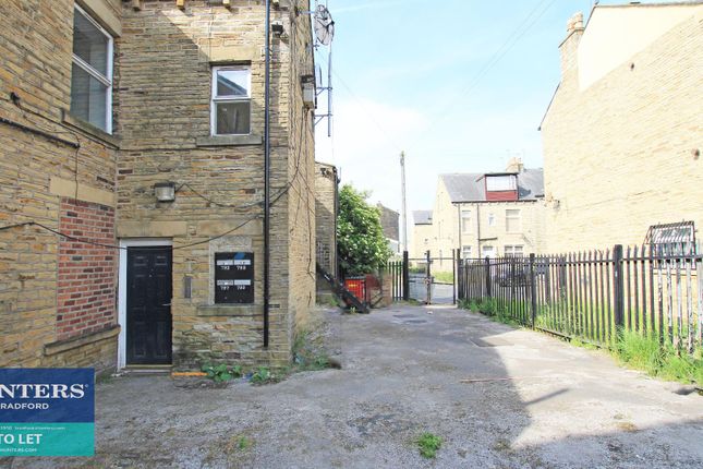 795 Leeds Road, Bradford BD3, 1 bedroom flat to rent - 64900340 ...
