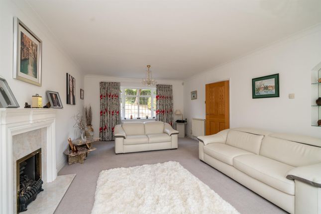 Silverthorn Drive, Longdean Park, Hertfordshire HP3, 5 bedroom detached ...