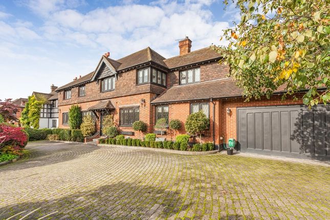 5 bed detached house for sale in Meadow Way, Chigwell IG7 - Zoopla