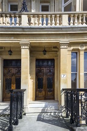 Cambridge Gate, Regent's Park, London NW1, 3 bedroom flat for sale ...