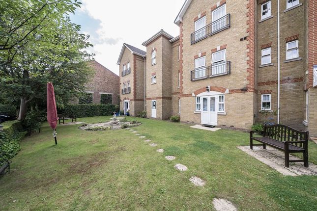 Draper Close, Isleworth TW7, 2 bedroom flat for sale - 67928697 ...