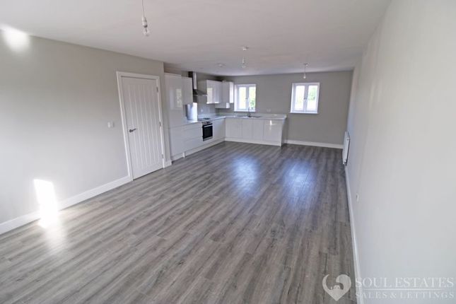 High Street, Princes End, Tipton DY4, 2 bedroom flat to rent - 61989307 ...