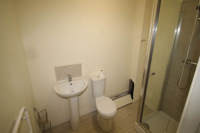 Cheapside Chambers, 43 Cheapside, Bradford BD1, studio to rent ...