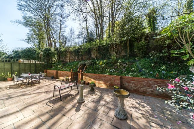 Upnor Road, Lower Upnor, Kent ME2, 4 bedroom semi-detached house for ...