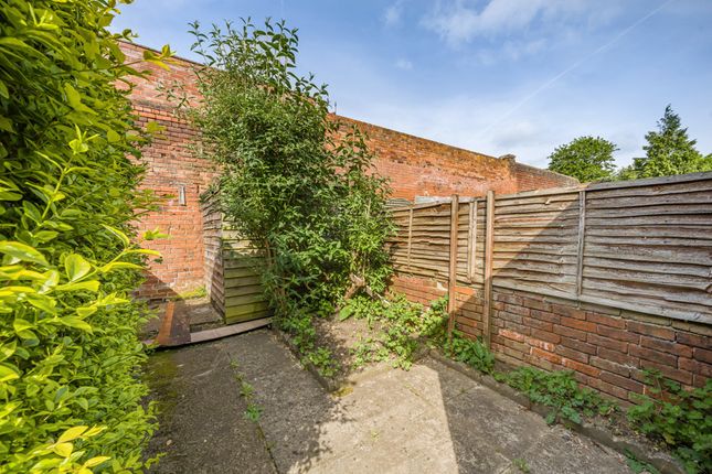 Granby Gardens Reading Berkshire Rg1 2 Bedroom Terraced House For