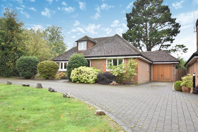 Houses for Sale in Lower Road, Fetcham, Leatherhead KT22 - Lower Road ...