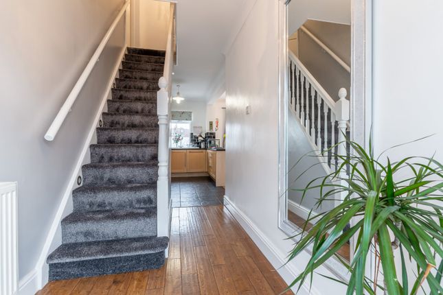 Brownberrie Walk, Horsforth, Leeds, West Yorkshire LS18, 4 bedroom semi ...