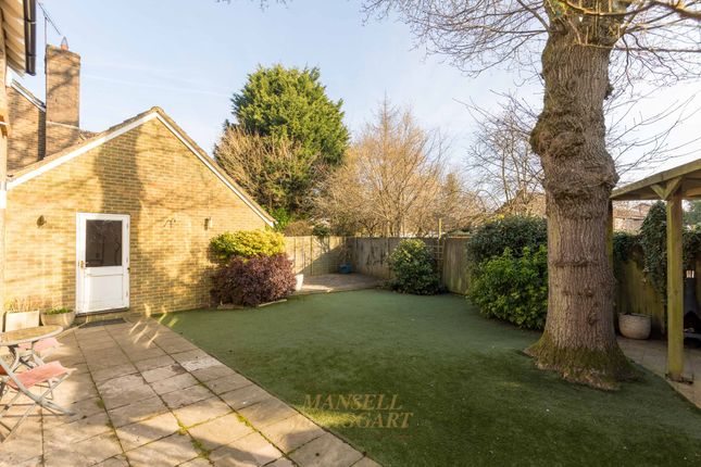 Rowfant Close, Worth RH10, 4 bedroom detached house for sale - 69500458 ...