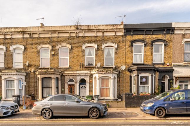 High Road Leytonstone, Leyton, London E11, 2 bedroom flat for sale ...