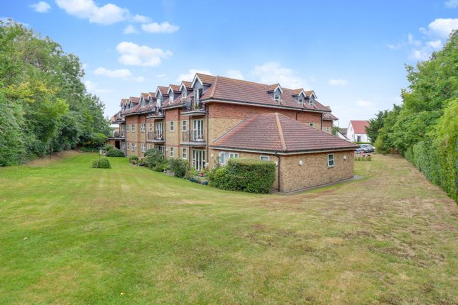 High Road, Benfleet SS7, 2 bedroom flat for sale - 64310934 | PrimeLocation