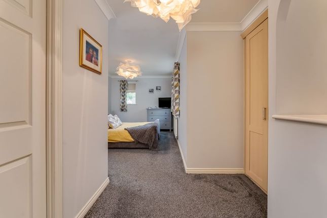 18 Lyle Gardens, Irvine KA11, 5 bedroom property for sale - 62247600 ...