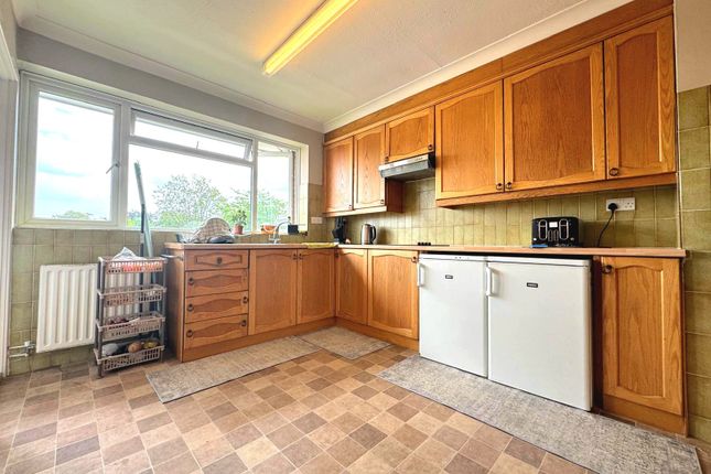 2-bedroom Flat for rent in Pinner HA5, Dove Park. Pid=910742