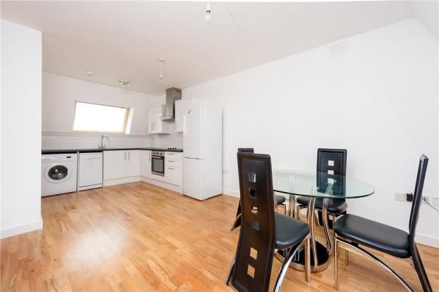 2 bed flat to rent in Comber Grove, Camberwell SE5 - Zoopla
