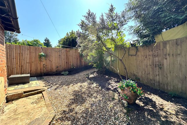 Tapwood Cottages, Reigate Road, Buckland, Betchworth RH3, 3 bedroom ...