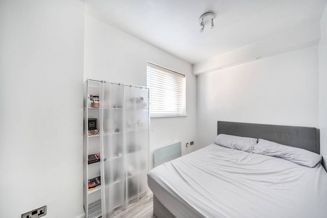 Rectory Lane, Furzedown, London SW17, 1 bedroom flat for sale ...