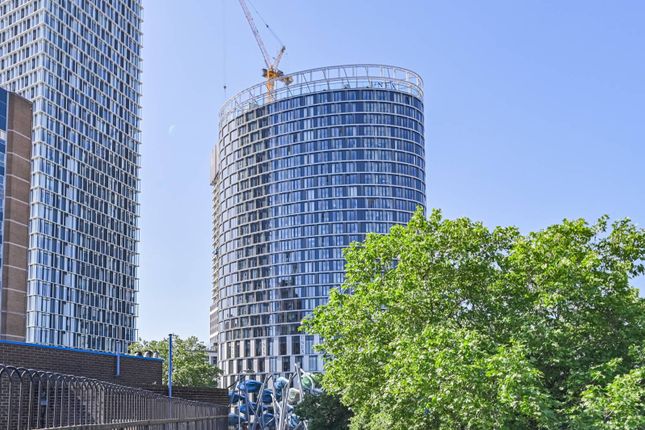 Unex Tower, Stratford, London E15, 3 bedroom flat for sale - 70330925 ...