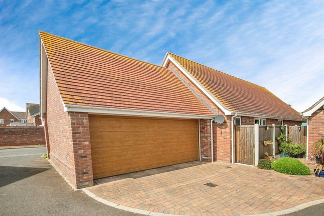 Springfield Meadows, Little Clacton, Clacton-On-Sea CO16, 3 bedroom ...