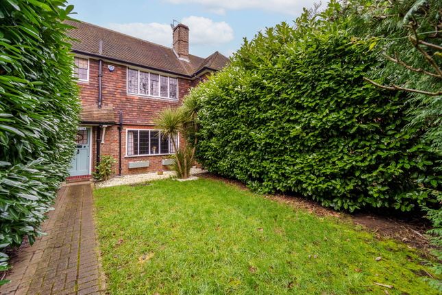 High Road, Byfleet KT14, 3 bedroom terraced house for sale - 69386907 ...