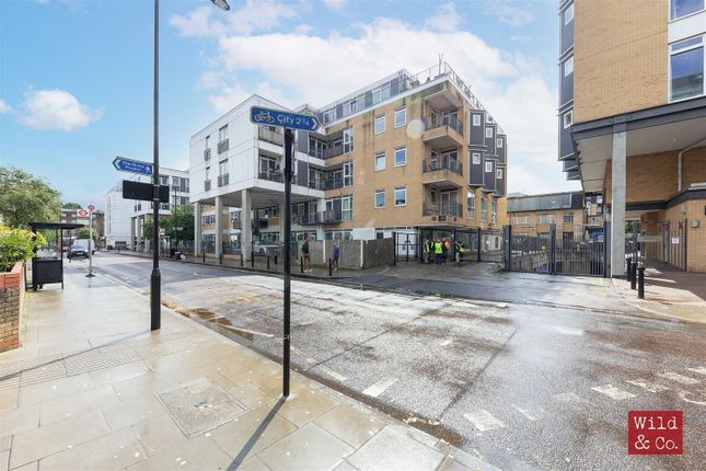 Hacon Square, Richmond Road, Hackney E8, 3 bedroom flat to rent - 65709349 | PrimeLocation