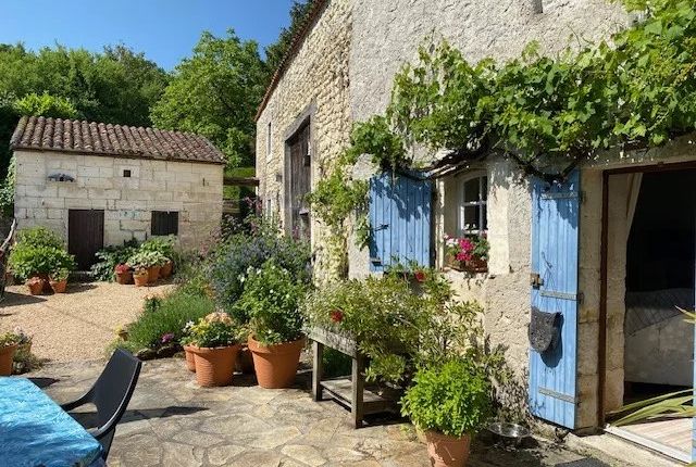 Champagne-Et-Fontaine, Aquitaine, 24320, France, 2 bedroom property for ...