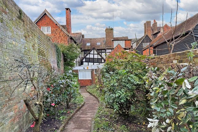 Market Square, Horsham RH12, 3 bedroom mews house for sale - 66398392 ...