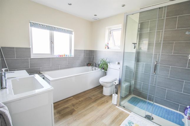 Greygoose Park Harlow Cm19 3 Bedroom Detached House For Sale