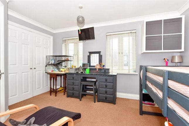Pier Road, Littlehampton, West Sussex BN17, 3 bedroom town house for ...