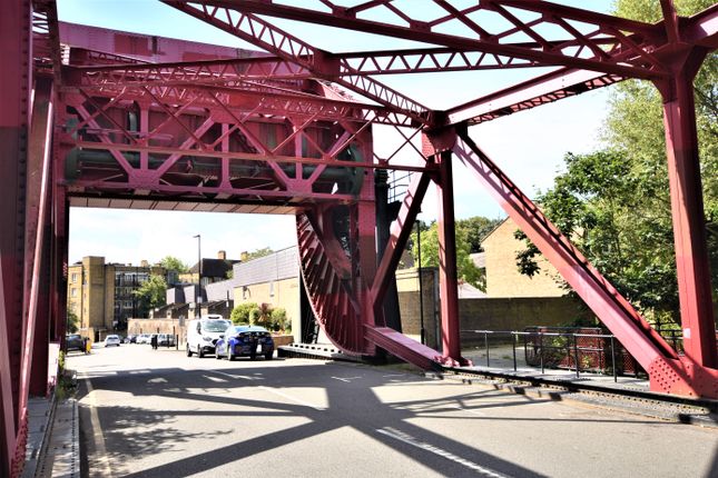 Prusom Street, Wapping E1W, 3 bedroom flat for sale - 66503258 ...