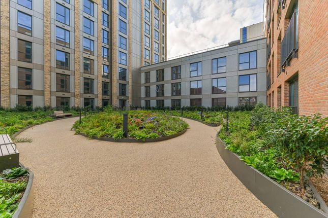 Kooky, Croydon, Redhill RH1, 2 bedroom flat to rent - 65546744 ...