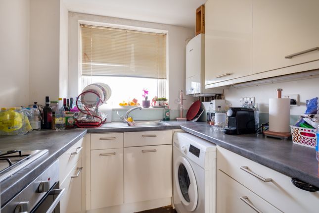 Beechcroft Close, Valley Road, Streatham SW16, 2 bedroom flat for sale ...