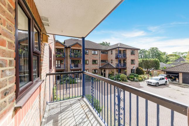Wray Park Road, Reigate RH2, 2 bedroom flat for sale - 62407147 ...