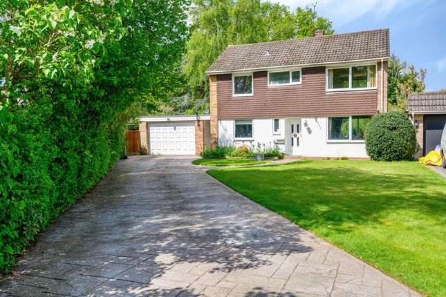 Orchard Way Send Woking Surrey Gu23 4 Bedroom Detached House For
