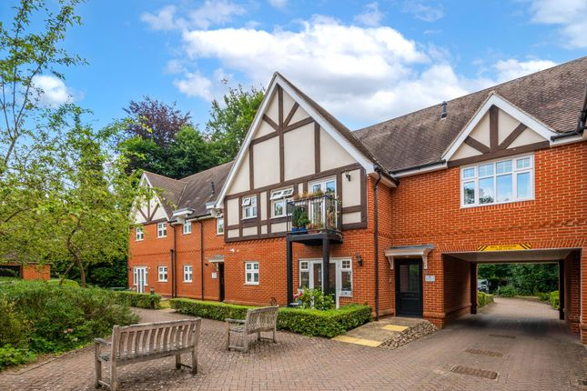 Wray Common Road, Warwick Place RH2, 2 bedroom flat for sale - 63518957 ...