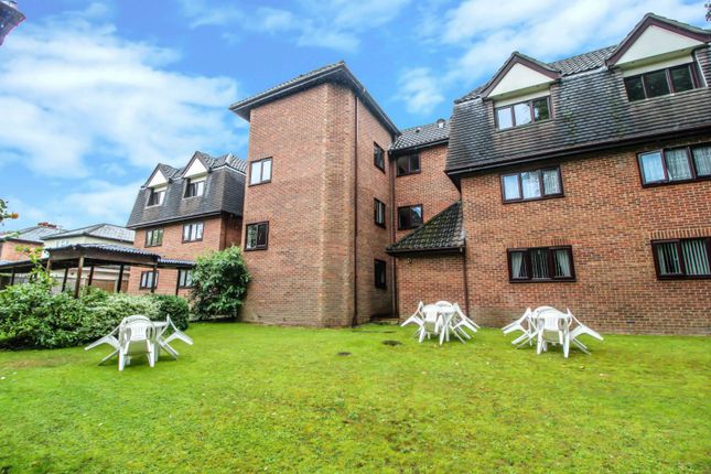 Beech Spinney, Lorne Road CM14, 2 bedroom flat for sale - 59138638 ...