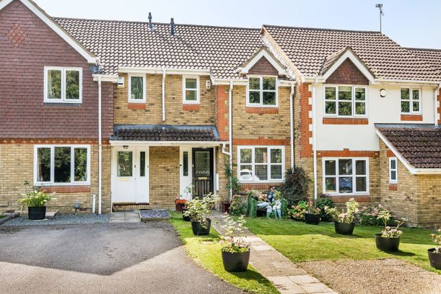 Montague Close Wokingham Berkshire Rg40 2 Bedroom Terraced House For