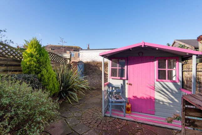 Westcourt Road, Broadwater, Worthing BN14, 4 bedroom terraced house for ...