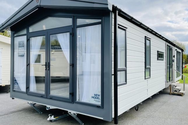 Luxury 2022 Victory Lakewood Holiday Lodge, Loch Eck, Dunoon, Argyll & Bute PA23, 2 bedroom ...