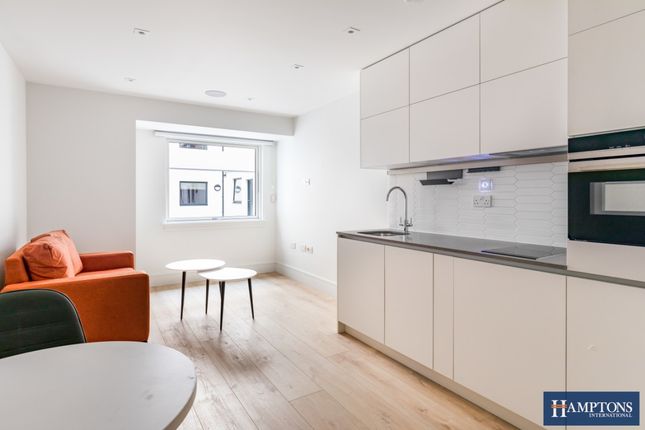 Princess Way, Redhill RH1, studio to rent - 63784355 | PrimeLocation