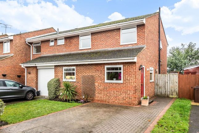 Alderman Willey Close Wokingham Rg41 4 Bedroom End Terrace House For